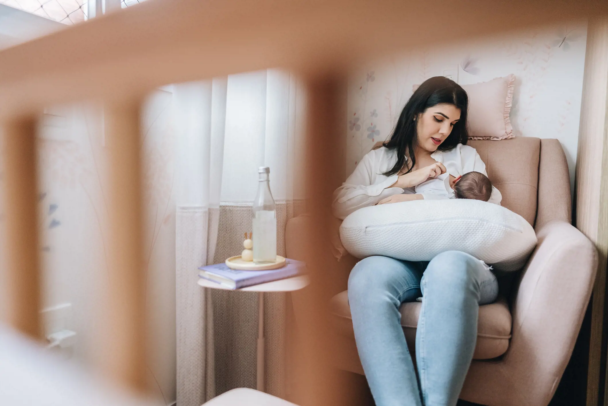 Anne Konforu, Bebek Rahatlığı: Emzirme Yastığı Nasıl Kull...