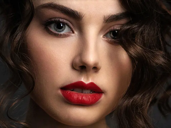 Turkish Delight Makeup Trendi: Yumuşak Tonlarla Işıltılı ...